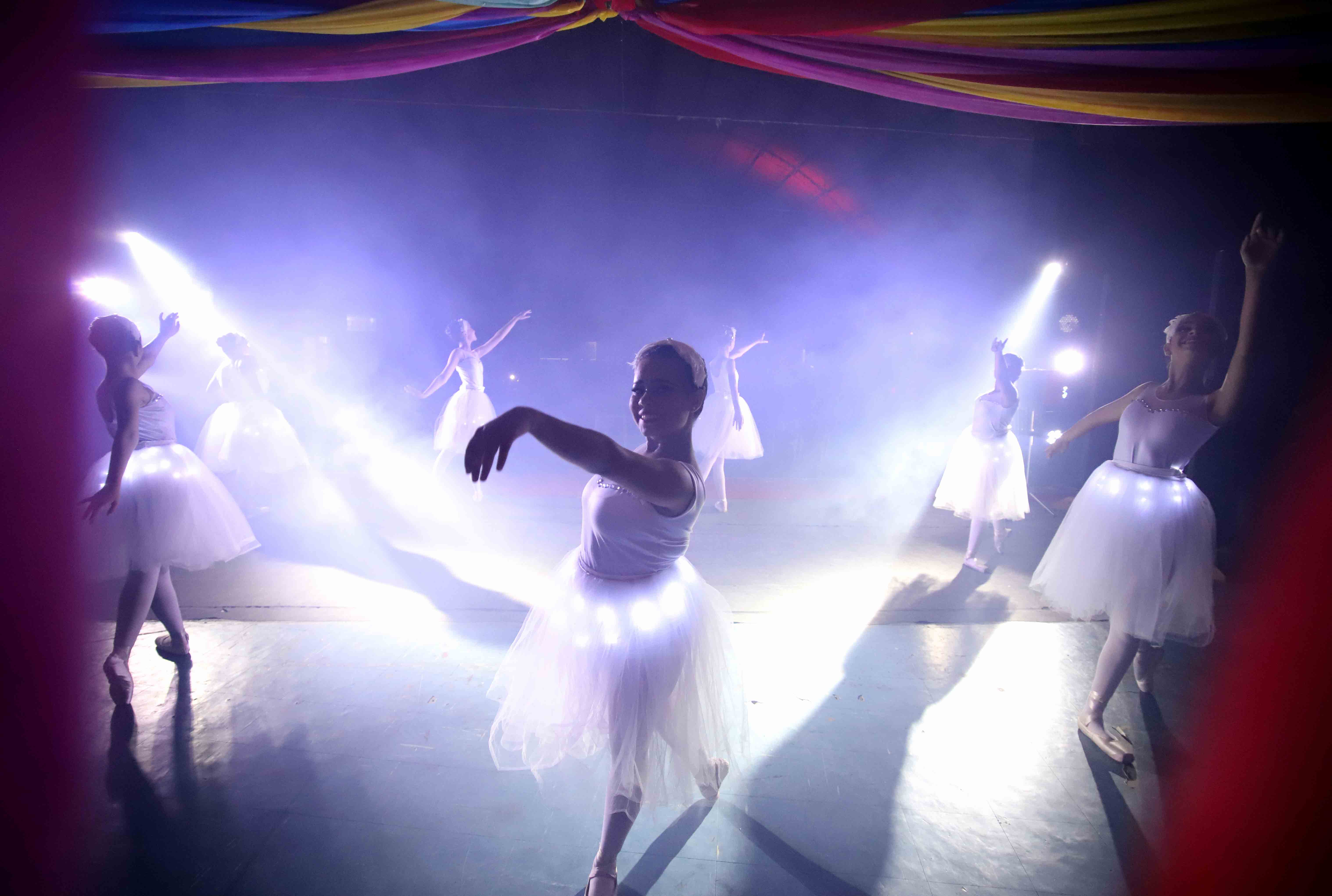 Espetáculo de dança encanta o público com apresentações inspiradas no ...